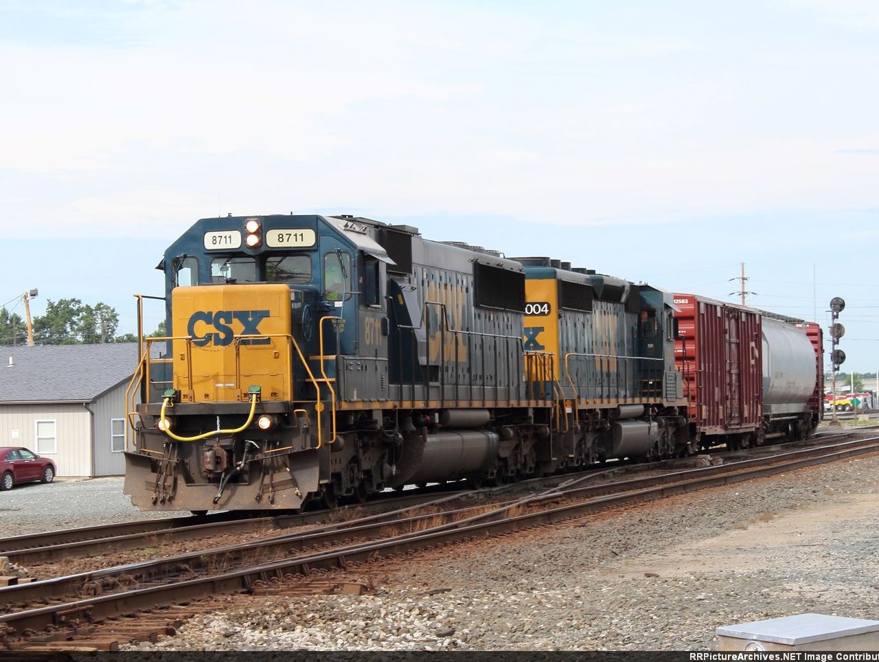 CSX 8711 4004
